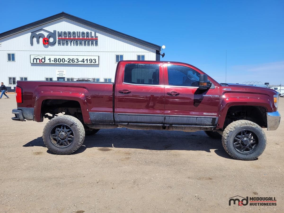 2016 GMC 3500 SLE Truck
